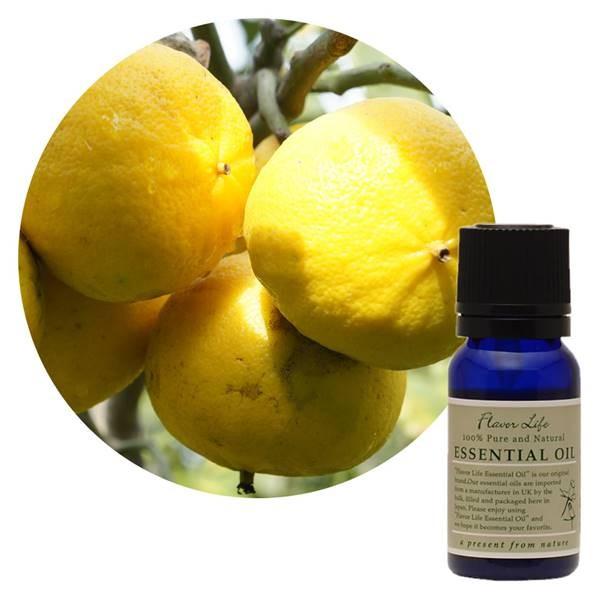 「フレーバーライフ社　FL　精油　ベルガモット・ＦＣＦ　10ml」は、100％ピュア＆ナチュラルなエッセンシャルオイルです。ベルガモットは、4mほどに成長する常緑樹で、長い緑色の葉をつけ、白い花を咲かせます。完熟前の青い実を抽出して精油がで...