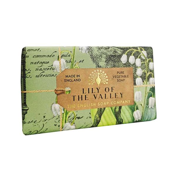 「ザ・イングリッシュソープカンパニー　アニバーサリーコレクション　ラグジュアリーシアバターソープ　リリーオブザバレー　190g」は、ピュアベジタブルオイルをベースにシアバターを豊富に配合しました。贅沢な泡が肌を優しく包み込みながら洗い上げま...