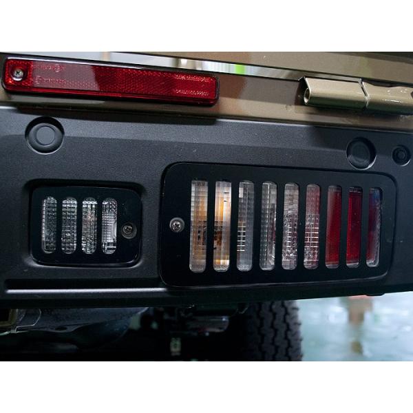 ■【商品名】テールレンズカバー★画像はマットブラック/縦スリット■【適合車種】ダイハツ　ハイゼットトラック後期（ジャンボ共通）：S500P/S510P　2021/12〜トヨタ　ピクシストラック後期　：S500U/S510U　2021/12〜...