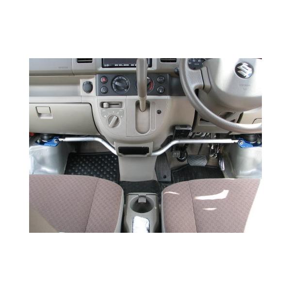 ■【商品名】ランウェイ (フロント)ストラットバー■【適合車種/型式/年式】スズキ/エブリィ　DA64V/W●【タイプ】Type STD(スタンダード)●【品　番】SZ0560-FTS-00●【備　考】トリム加工必要