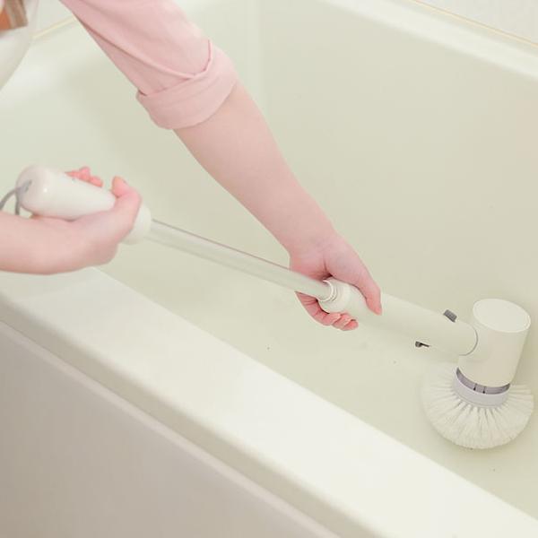 【充電式コードレス 耐水両回転ブラシ】お風呂場・キッチン・洗面台・窓ガラス・網戸・タイル・ホイール等のお掃除が楽々できる耐水両回転ブラシです。IP7相当の高耐水性で水回りのご使用もOKです。新開発の双方向回転ブラシで掃除面に対してブレること...
