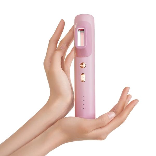 【ドクターエルミス ヌード DR.ELLEMISS NUDE】VIO対応のスティックタイプの脱毛器になります。VIOだけではなく「背中」「うなじ」など、一人ではケアが難しい部位でも的確に捕らえられるよう、形状や軽さを追求しました。サロンでの...