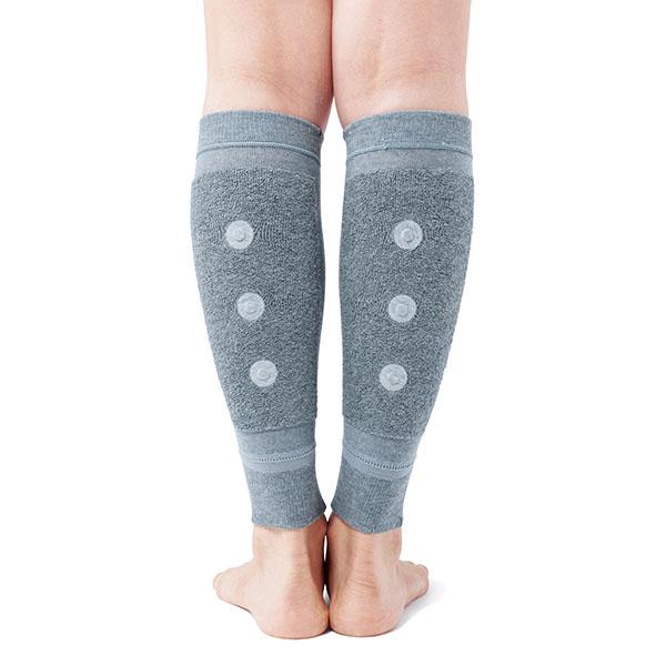 【メディカル備長炭 ふくらはぎサポーター 左右1組】管理医療機器！寝ている間に磁気の力でふくらはぎを血行促進。毛布のようなもこもこ生地に3つの磁気治療器を貼り付けたふくらはぎサポーターです。ふくらはぎをじんわり暖めながら血行を促進し、ふくら...