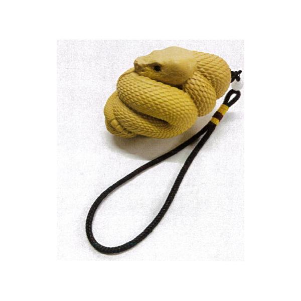 【黄楊根付ブラックダイヤモンド蛇神様】風水で縁起物とされ守り神として知られている蛇と、守り石「ブラックダイヤモンド」が貴方を御守致します。蛇は古くから吉祥・招福の神として広く信仰されています。家に住みつけば、家に降りかかるさまざまな災難から...