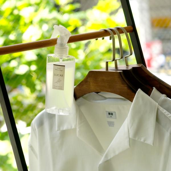 【LUCAS ルカス エクストラクール スプレー 130ml×3個セット】天然ハーブから抽出した冷感素材メントールと、美しい氷のような水晶さざれを贅沢に配合した、冷涼感たっぷりのLUCASの衣類用冷感スプレー。肌着やシャツにシュッとひと吹き...