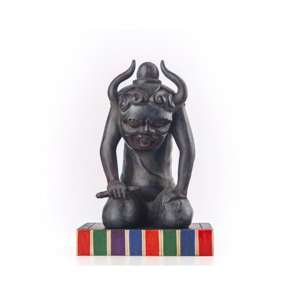 【妙法寺祈祷開眼 元三大師降魔尊像 大】希少な文化財であるにも関わらず、妙法寺のご了承を得て、実像の3Dスキャニングを実施。その精密データをもとに最新鋭の多軸式細密彫刻機で木彫り像として再現、更に職人が表面研磨やノミ入れを行い、最後に手筆で...