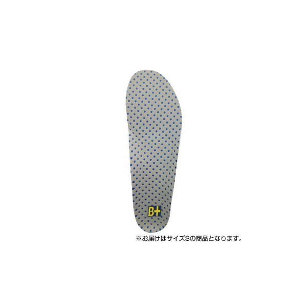少し硬めの素材を採用し、激しい動きを確実に受け止めるサポートを実現。パフォーマンスアップにつながりながら、ヒザや腰への負担を軽減します。また、女性で外反母趾や開張足(足指の付け根にタコができて痛む)の場合には、日常での使用もお勧めです。