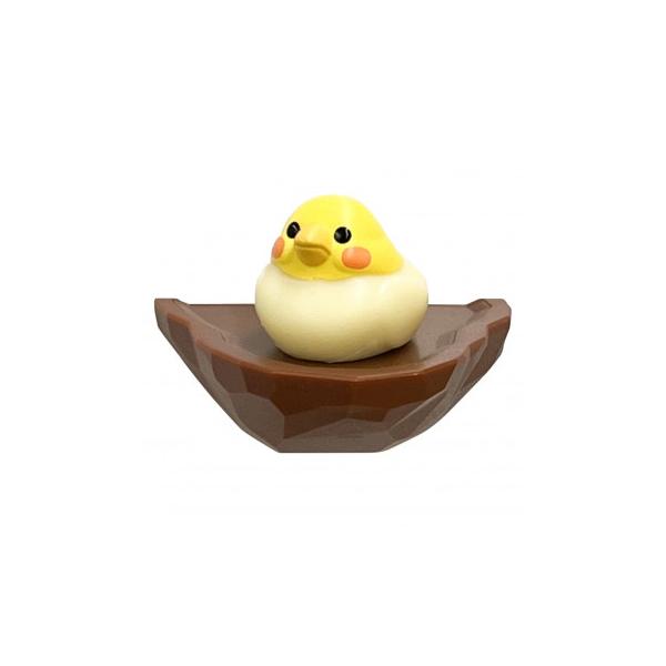 可愛い鳥のフィギュアが付いた輪ゴムホルダー。マグネットで固定するので、キッチンやデスク周りで活躍してくれます。