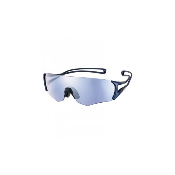 ランニングやマラソン、トレイルランニングなどの過酷な走行でもレンズがブレず、軽い本体で長時間かけ続けても疲れにくい設計です。