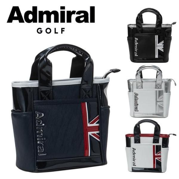 クロスヘアラインの合皮とエナメルを使用したラウンドバッグ。クロスヘアラインの合皮はマットな質感の中に金属感と高級感が漂う生地です。ロゴは複数の表現方法を使用し、定番のスポーティーデザインが特徴です。内装には豊富なポケットが配置されています。...