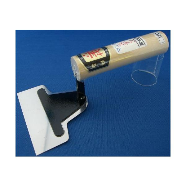 ■五百蔵 カネ千代鏝 マンボステン 富士引鏝 60mm播州三木市、五百蔵製作所の本職用最高級品シリーズの鏝です　＃123珪藻土等、既調合材料の塗付や仕上げ専用の鏝です。こちらの鏝は、隅部分の仕上に適しています。薄くて適度なしなりがあり使いや...