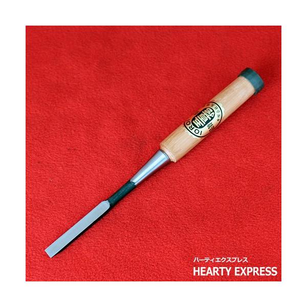 播州三木 五百蔵鑿 追入のみ 赤樫柄 三分(9mm) 一枚裏 普通裏 手打ち桂 スリ合わせ 大正3年から3代続く鑿鍛冶有限会社五百蔵の作品です。創業以来、鑿造り一筋で、日夜、技の研鑚を続けられています。 仕様  品名 五百蔵鑿 追入のみ 赤...