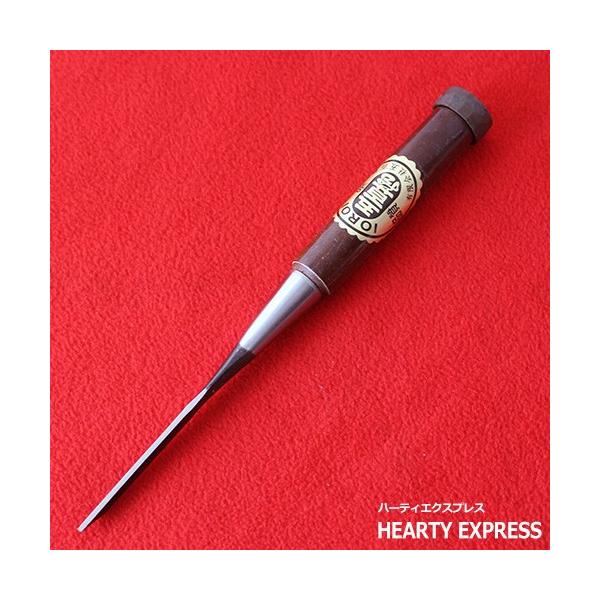 五百蔵作 追入鑿 黒檀柄 一枚裏 五厘(1.5mm) 仕様  品名 五百蔵作 追入鑿 黒檀柄 一枚裏 五厘(1.5mm) サイズ 五厘(1.5mm) 柄 黒檀 裏 一枚裏 桂 手打ち桂  当商品は職人による手造り商品となりますので、納期にお...