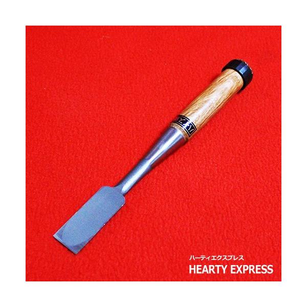 集成材やデコラに最適なハイス鋼！！播州三木 ハイス鋼 赤樫柄 追入鑿 八分(24mm)■商品説明■ハイス鋼のため集成材やデコラ等、かたい素材に安心して使えます。熱や衝撃に強く、様々な場面で活躍してくれます。本職の方にはもちろん、一般の日用大...