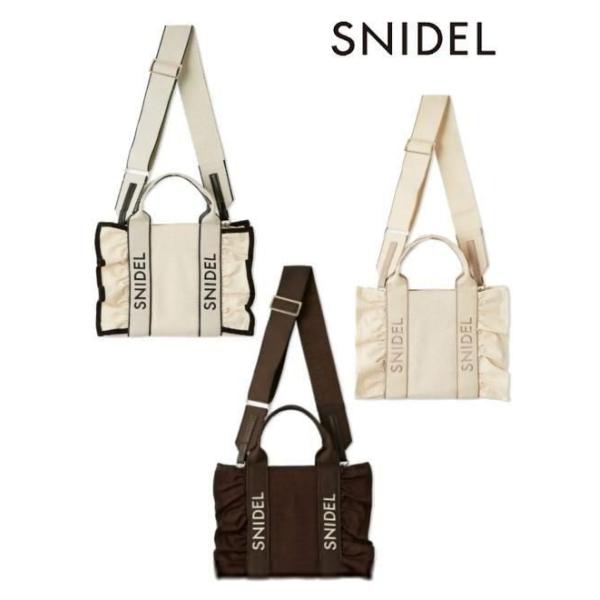 2026春夏. snidel （スナイデル）先行予約フリルロゴバッグ※入荷時期：5月中旬〜6月中旬持ち手のロゴ刺繍テープをシャープに調整し、より洗練された印象に。フェミニンなフリルデザインがコーディネートに華やぎを添えます。ペットボトル（5...