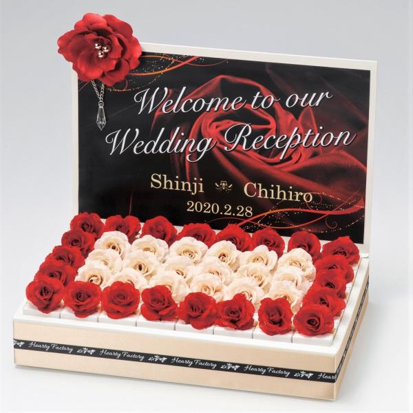 ウェルカムグッズとして受付等に飾ってくださいその後プチギフトとしてご利用いただけるアイテムです赤×白のバラのモチーフがエレガントな雰囲気を演出。バラのモチーフを施した華やかな小箱の中には、キラチョコが5粒入っています。＜サイズ＞本体：横35...
