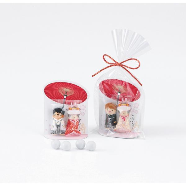 甘いチョコの新郎新婦が二人そろってご挨拶かわいいイラストはまるでふたりのよう＜サイズ＞20×75×150mm＜商品内容＞チョコ2粒×2袋【アレルギー表示：乳成分】※さまざまな表情をお楽しみください※デザインの指定は出来ません<賞味期限...