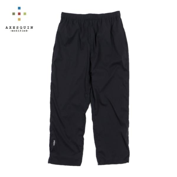 ファブリックには速乾性、撥水性、ストレッチ性に優れた高機能素材PERTEX EQUILIBRIUMを採用。通常のナイロンの15倍もの通気性を誇り、ダブルフェイスの裏地は肌への張り付きを防ぎます。アクティビティにも対応する軽量ナイロンパンツ。...