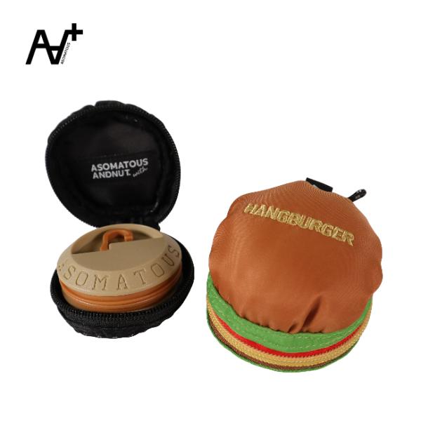 HANGBURGERのアイコンでもあるハンバーガーをモチーフに、ぴったり入るサイズのケースが登場です。※HANGBURGERは付属しません。ケースのみの販売です。HANGBURGERの収納はもちろんのこと、イヤホンや目薬、リップ、アクセサリ...