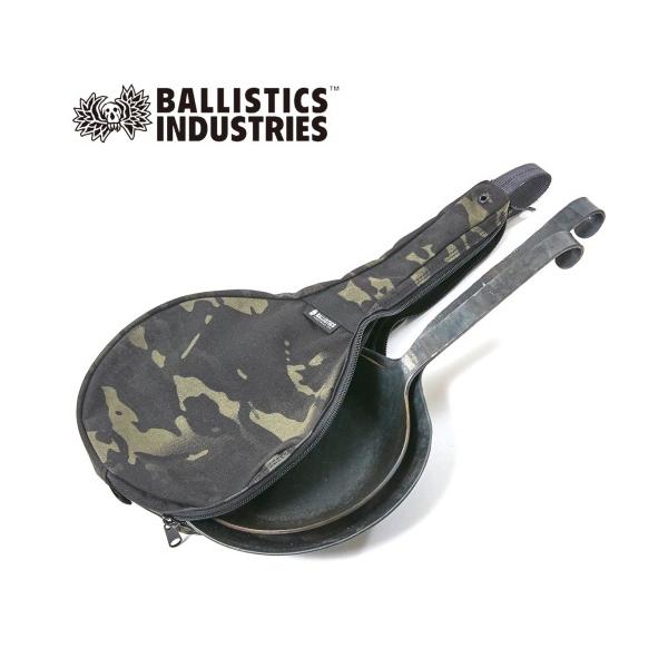 TURK(ターク)社のフライパン(クラシックシリーズ)を収納、運搬出来るケースになります。こちらは「18cmと20cm共用サイズ」となりまして、18と20を2枚重ねても収納できます。洗濯が出来るコットン製の内袋が付属しますので多少油脂や汚れ...