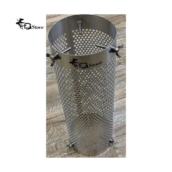 ステンレスメッシュタイプのテントプロテクター。メッシュにすることにより、従来品より軽量化するとともに、放熱性を高めました。テントプロテクターを使用する事によって幕体から煙突を出す事が可能となります。二重の煙突構造により、煙突熱から幕体を守り...