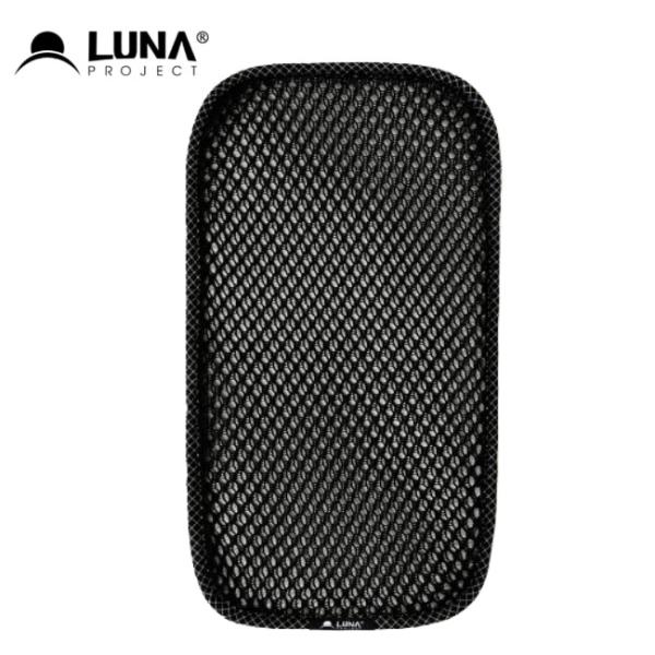 バックエアメッシュパッドは、背面メッシュを持たないULバックパックに装着する事で、高い通気性とクッション性を確保してくれます。バックパックと背中の間に空気の流れを作る事で、通気性を高めて発汗を抑え、クッション性と相まって、快適性と疲労軽減効...