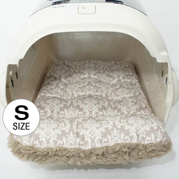 ※写真のキャリー本体は含みません。クッションベッドのみです。・あごをクレートから出した時に出入口の段差からあごを保護する「あごのせ付きのクッション」です。あごのせの縁は折れ曲がるので出入口の扉は閉まります。※リッチェルファイン以外のクレート...