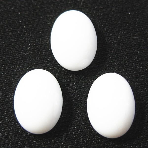 Made in チェコカラー：チョークホワイトもう作っていない。つまり、製造中止品。中古ではありません。ビンテージには至っておりませんが、いずれも、20〜30年前の商品です。ちょっと、懐かしい感じのものばかりです。ビンテージだからいいとか、...