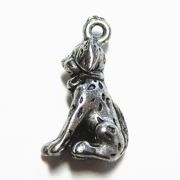 ダルメシアン　チャーム　銀古美　１６mm　５個/１セット［３Ｄ］立体的に作られており　画像では見えない部分もデザインがあります。