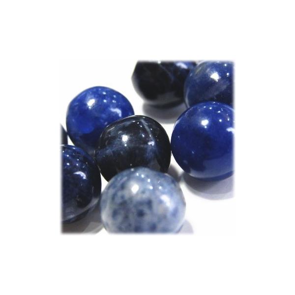天然石 ソーダライトの8mm丸玉10粒入パックになります。天然素材ですので一粒一粒表情や色合いが違います。