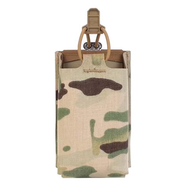 最速リロードを求めるシューターのために設計された高性能マガジンポーチです。強化樹脂製インサートと弾性コードによるテンション保持構造により、フラップやカバー無しでも優れた保持力を実現しつつ、スムーズなマガジン抜き取りが可能。スケルトン構造で軽...