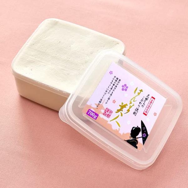 京都で50年以上続く老舗メーカーの手づくり洗剤。・汚れ落ちはもちろんぬるぬる感が手に残らない独自の成分配合でお肌にも優しいつくりに。また、少量で泡立つから長持ちで環境にも配慮されています。・内容量（1個・約）／700g・成分／界面活性剤（3...