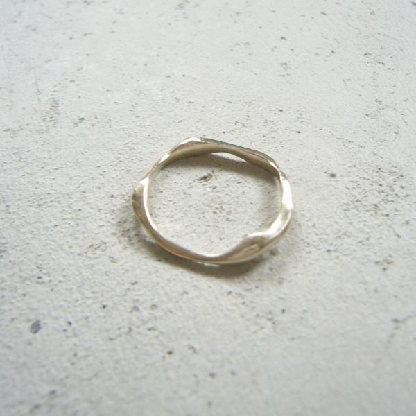MAISON D'PULSE ｜メゾンドパルス  Line ring wavy silver/A-R009【素材構成】シルバー925シンプルに波打ったデザインのリングになっております。素材はsilver925になります。メゾンドパルス　東京...