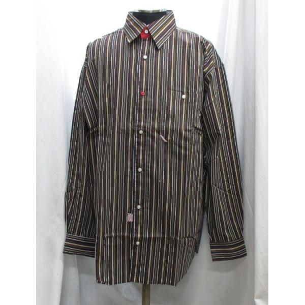 難あり：古い在庫商品の為、全体的に埃汚れが見られます。左胸にボタン付きのポケットが一つあり、フロントのボタンは７個で、上から三番目のみ赤色のボタンです。素材は綿100％で、サイズは実寸で、ＸＬ（胸囲126cm・着丈80cm・肩幅57cm・袖...
