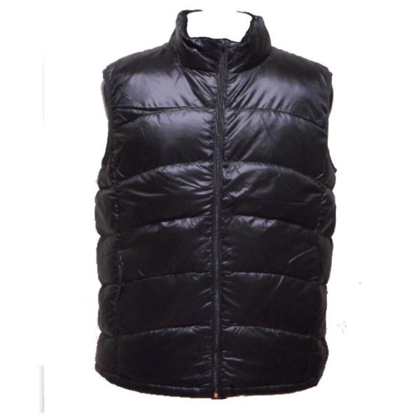 新素材ポリプロピレンとダックダウンをブレンドした、速乾性と耐洗濯性の良い洗えるダウンベストです。スタンド衿付きで、ポケットは表の両サイドに１個ずつ付いています。吸水速乾生地で、抗菌・消臭にも優れています。またポリプロピレン繊維は、水気や汗を...