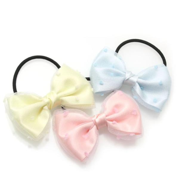 リボンサイズ:約8cm×5cmゴムカラー:黒単品一個売りポコポコドットのオーガンジー生地とサテンのダブルリボンヘアゴムフォーマルヘアーにも使えそうファッション小物/レディース/ヘアゴム/ヘアーゴム/こども/ヘアゴムリボン/ポニーテール ツイ...