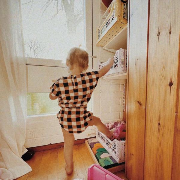 ソフトチョークテリー生地なので丈夫なのに柔らかくブランケットチェック柄がかわいいブルマショーツタオル地にソフトゴムの裾なので着心地と触り心地も抜群です- 股下はポッパー開きで着脱◎※こちらの商品は在庫限りとなります。□カラーBrick / ...