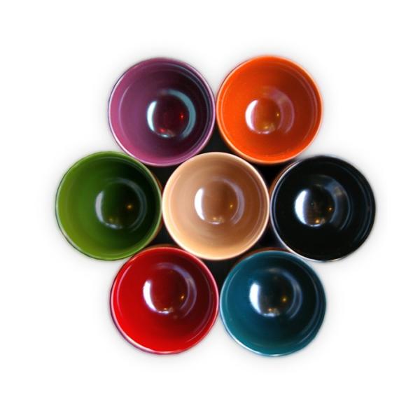 使うほどに透明度が増し、鮮やかな色味に変化する天然漆。日田の漆職人と木工職人の手で丁寧に作られた極みの杯(さかずき)です。幾度にも重ね塗られた内漆面は、飲み物を優しく変化させ、外面のウレタン塗装は表面を硬く守り木色を損なわない効果があります...