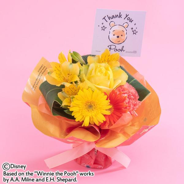 ■お届け2026/5/7 から 2026/5/10まででご指定ください※お届け日指定締切 2026/4/30 以降は指定不可■注文締切2026/05/07　14:00まで「くまのプーさん」が大好きなはちみつ色のブーケに感謝を込めて贈ります。...