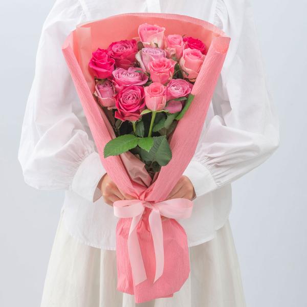 ■お届け2026/5/7 から 2026/5/10まででご指定ください※お届け日指定締切 2026/4/30 以降は指定不可■注文締切2026/05/07　14:00まで日本屈指のバラの産地「アキバナーセリー」で、ひと葉ひと葉慈しむように育...