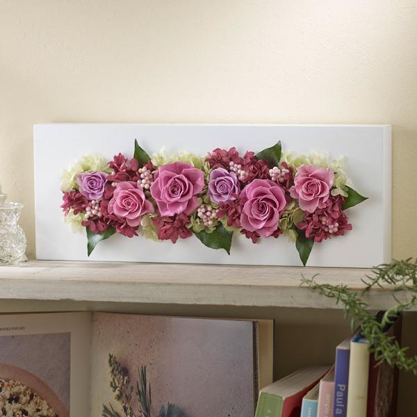 ■お届け 3日後以降でご指定可■注文締切2026/06/27　14:00まで爽やかなホワイトのフレームにローズガーデンの風景をイメージしてプリザーブドフラワーをあしらいました。紫色でエレガントなイメージで、季節を問わずお楽しみいただけるデザ...