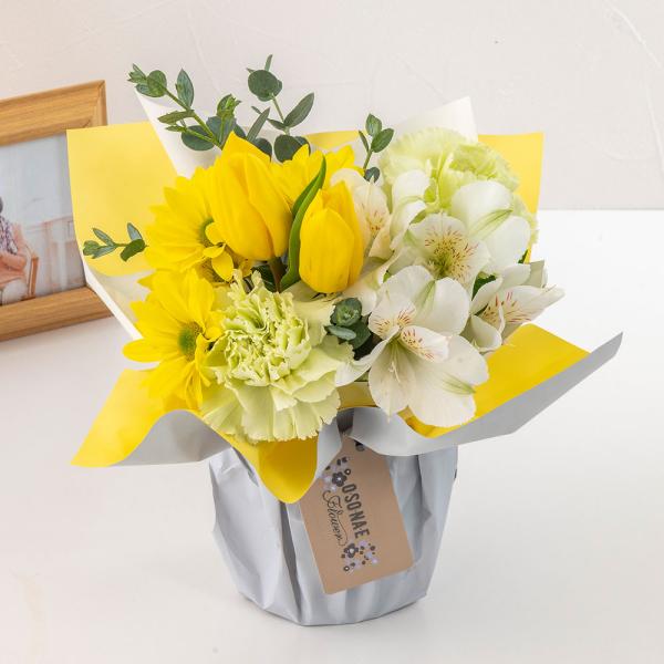 ■お届け2026/1/9 から 2026/1/31まで 3日後以降でご指定可■注文締切2026/01/28　14:00まで【お供え用】「O・SO・NA・E flower」は、日比谷花壇が考えるあたらしいお供えのスタイル。うつりゆく季節に合わ...