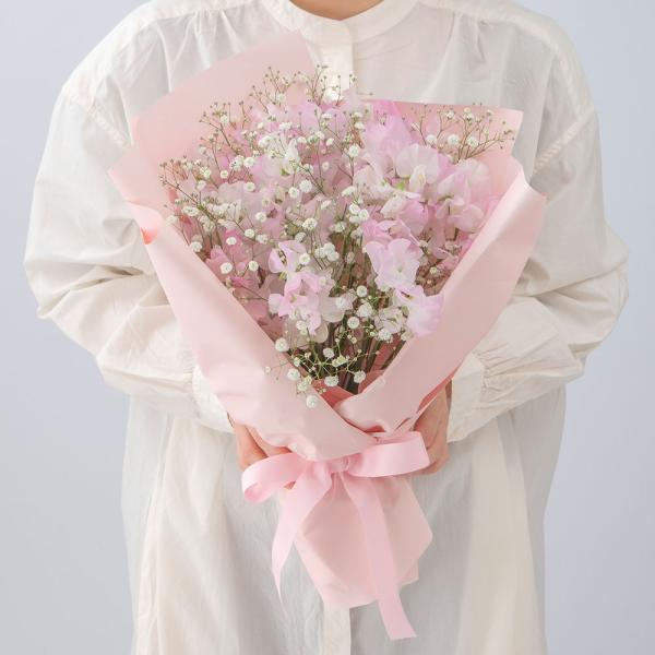 ■お届け2026/1/9 から 2026/3/14まで 3日後以降でご指定可■注文締切2026/03/11　14:00まで「誠実な愛」「感謝」を意味する20本のスイートピーと、「永遠の愛」のカスミソウを束ねました。 温暖な宮崎県日南市の恵ま...