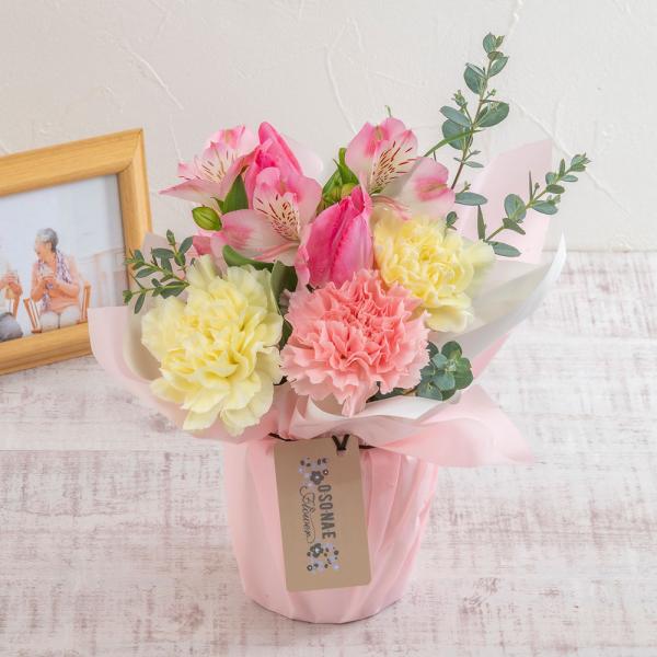 ■お届け2026/2/1 から 2026/2/28まで 3日後以降でご指定可■注文締切2026/02/25　14:00まで【お供え用】「O・SO・NA・E flower」は、日比谷花壇が考えるあたらしいお供えのスタイル。うつりゆく季節に合わ...