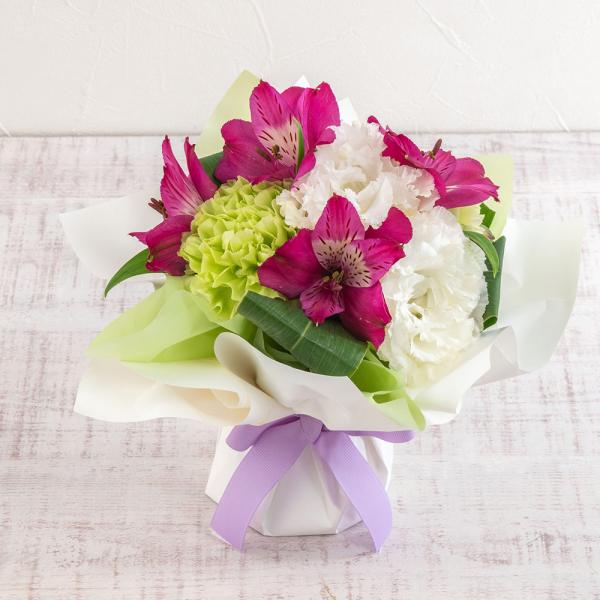 ■お届け 3日後以降でご指定可■注文締切2027/03/28　14:00までスタンディングタイプの花束なのでそのままお飾りいただくことができ、お届け先様の手をわずらわせません。お供え用として長く飾れるように、カーネーションやリシアンサス、ア...