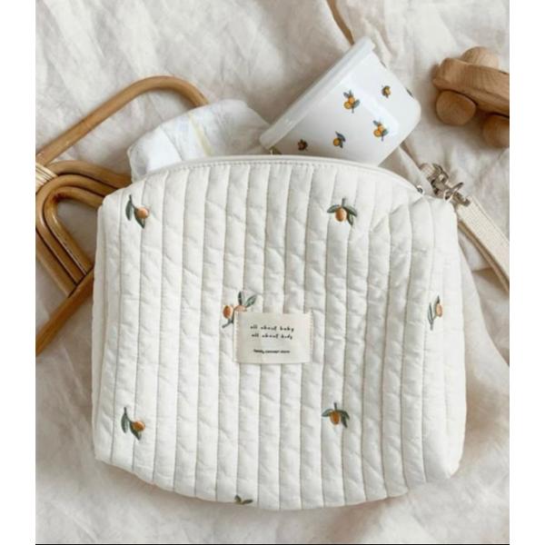 ※こちらお取り寄せ商品(2週間前後)になります。オリーブ柄 マルチポーチサイズ：約高さ21.5cm　横25cm　奥行9cm※海外から取り寄せた輸入品です。海外製特有の作りの甘さがあることがあります。検品はしましたが、細かい点(色ムラ、プリン...