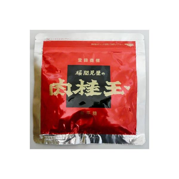 【商品名】桜間見屋の肉桂玉【原材料名】 肉桂玉： 砂糖、水飴、香料、増粘剤（アラビアガム）【内容量】１袋　１3０ｇ（おおよそ40粒程度）【消費期限】製造日から６ヶ月【保存方法】直射日光・多湿を避けて保存