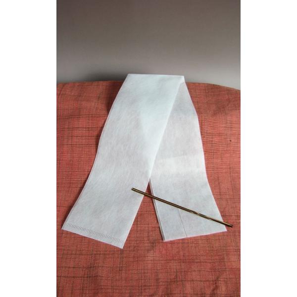 焼酎の包装用 不織布大切な贈り物にご利用ください。●不織布の付いていない焼酎に 不織布包装をご希望のお客様には、個別包装をいたします。焼酎瓶への不織布包装は、一升瓶用・小瓶用ともに、1枚・税込60円とさせていただきます。●ピンク色もございま...