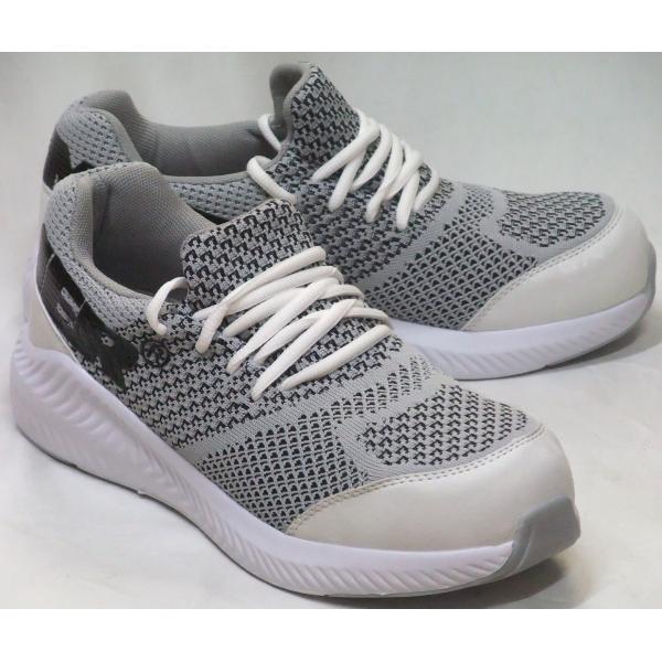 弘進ゴムから発売されているSUVブランドの＜HUMMER ハマー＞をイメージしたローカットタイプのワークシューズです。片足約330g(26.0cmの場合)の軽量設計で先芯には軽量の樹脂製先芯を使用しています。アッパーはニット編地でフィット性...