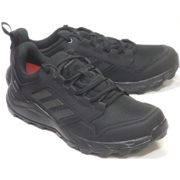 アディダスのトレイルランニングシューズで、街なかのコースから抜け出してトレイルまで足を延ばしてみよう！軽量クッショニングが舗装道路やトレイルなどのあらゆる路面で、履き慣れたランニングシューズのような快適な履き心地をもたらします。防水性と透湿...